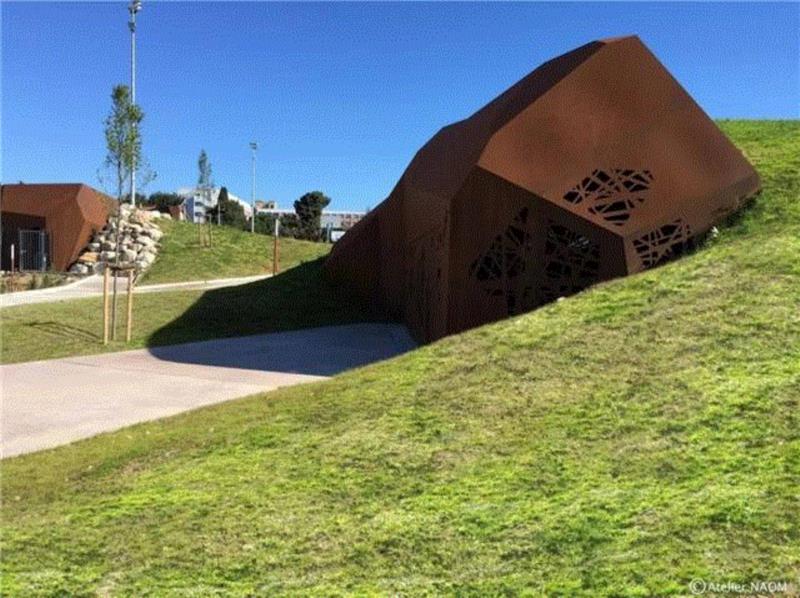 景观：耐候钢板勾勒的“乌龟”运动场 Noto-Lucchesi/ Studio NAOM - 建筑日记 - 崇真艺客