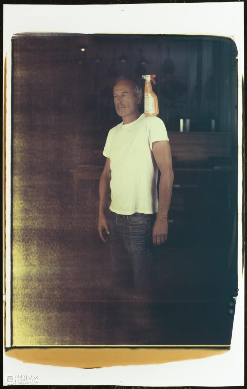 “任何人都可以化身为艺术” | 立木画廊代理艺术家欧文·沃姆（Erwin Wurm）首次香港个展 - 立木画廊 - 崇真艺客